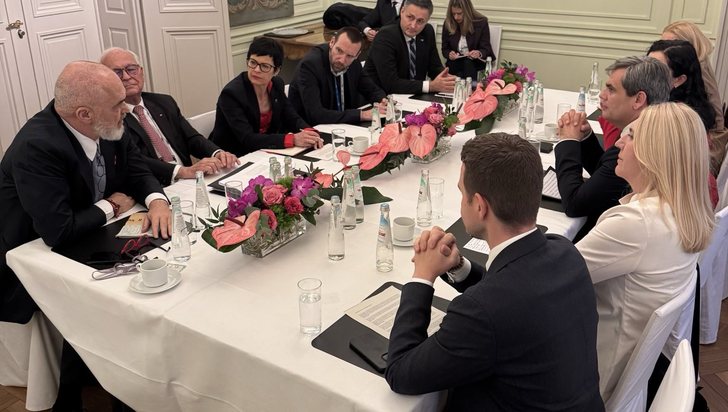 VIDEO/ Rama nga Konferenca e Sigurisë në Mynih: Nuk marrim refugjatë ... VIDEO/ Rama nga Konferenca e Sigurisë në Mynih: Nuk marrim refugjatë ...